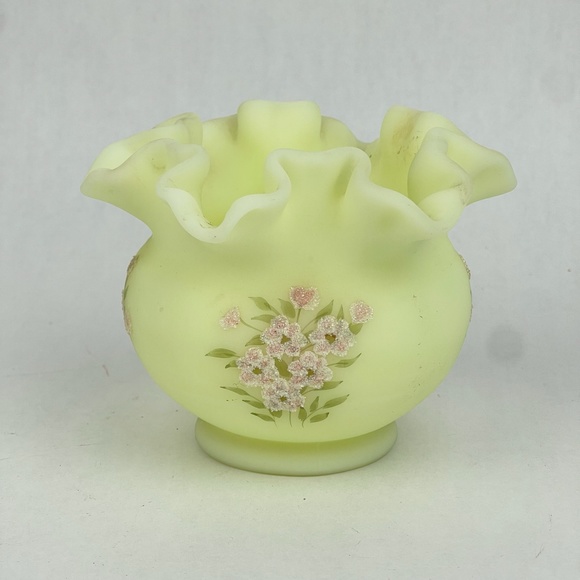 Fenton | Accents | Vintage Fenton Custard Uranium Glass Ruffled 4 ...